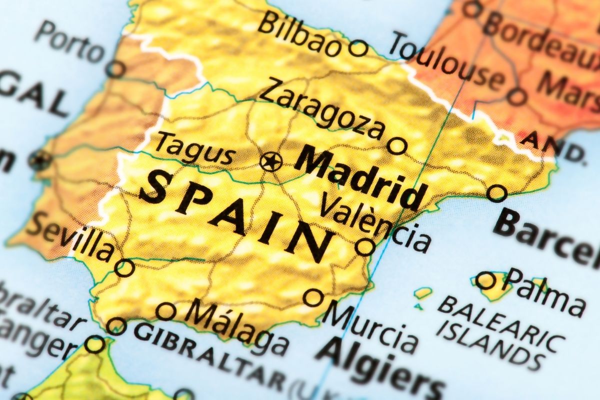 Green hydrogen-fuel plant starts production in Spain - H2 News