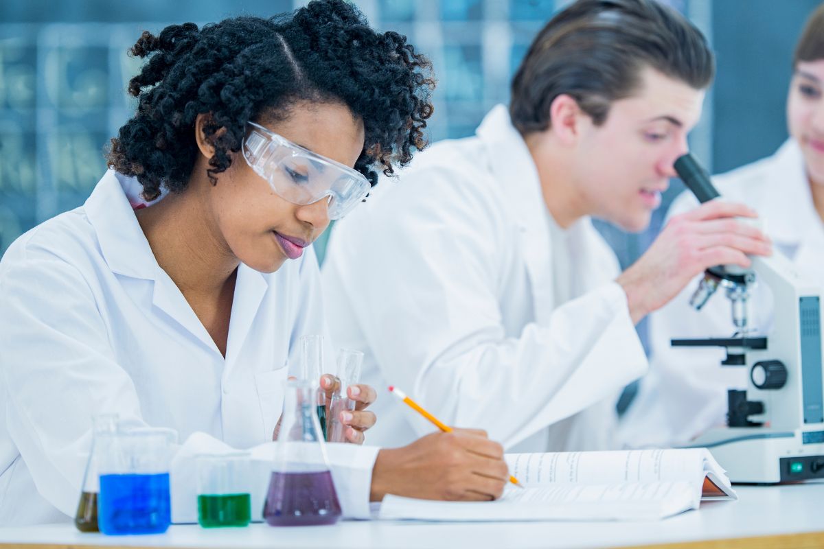 Scientists Discover A Way To Produce Green Hydrogen From Water At Room ...