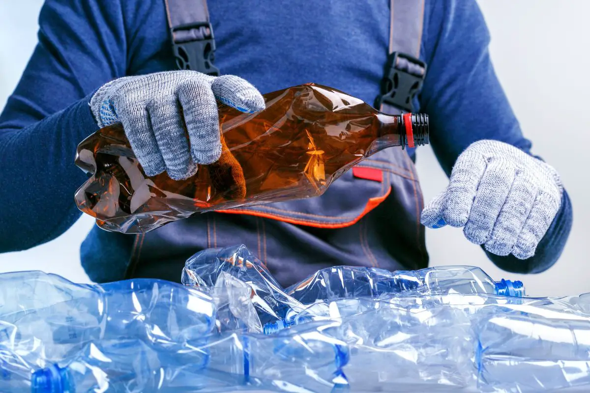 New artificial intelligence recycling technology can sort plastics on ...