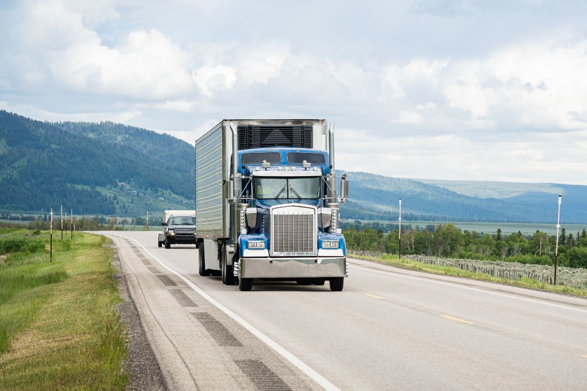 Commercial hydrogen trucks to be tested for the first time in Canada ...