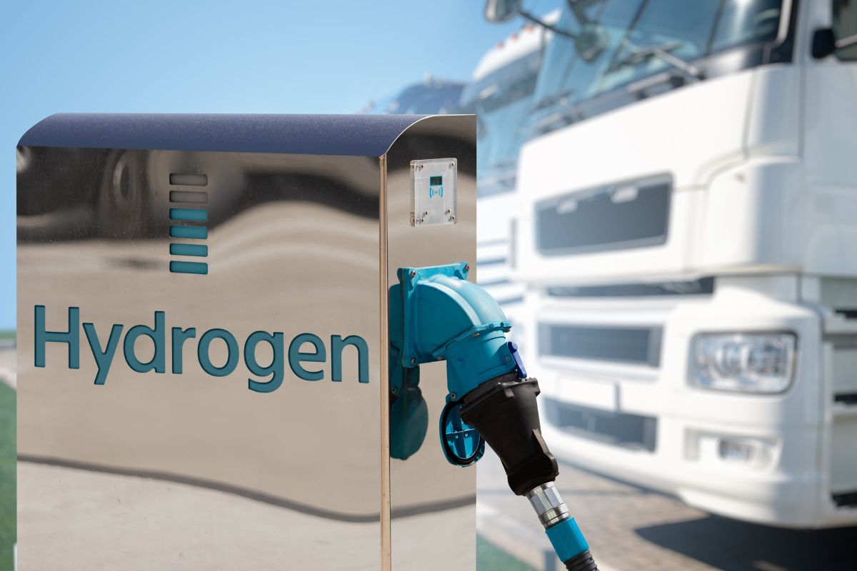 Europe’s First High-pressure Hydrogen Station For Trucks Opened By Air ...